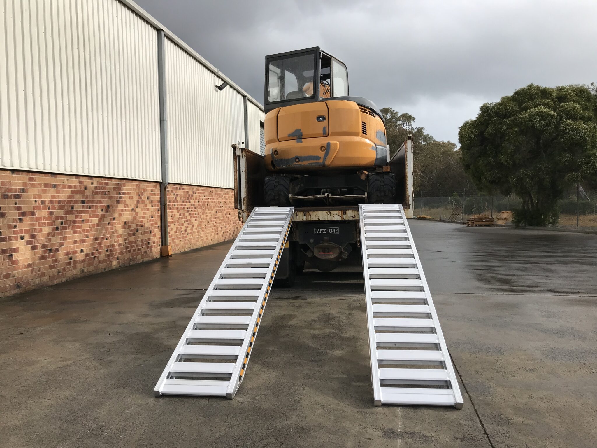Aluminum Loading Ramps: Practical Tips for Vehicles and Industrial ...
